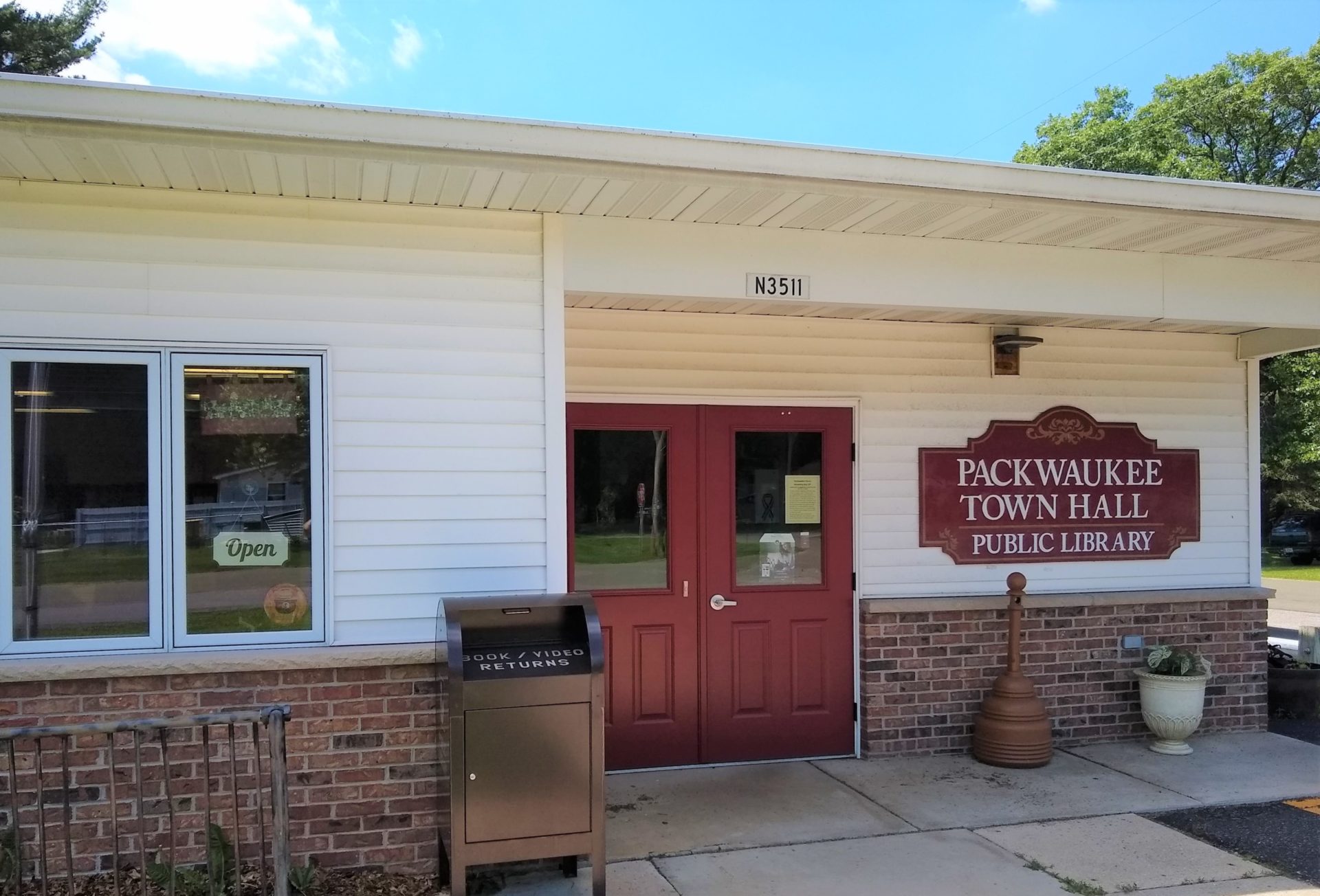 Packwaukee Public Library | About